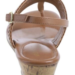 dexflex comfort | Shoes | New Dexflex Comfort Low Wedge Sandals Sz 65 ...